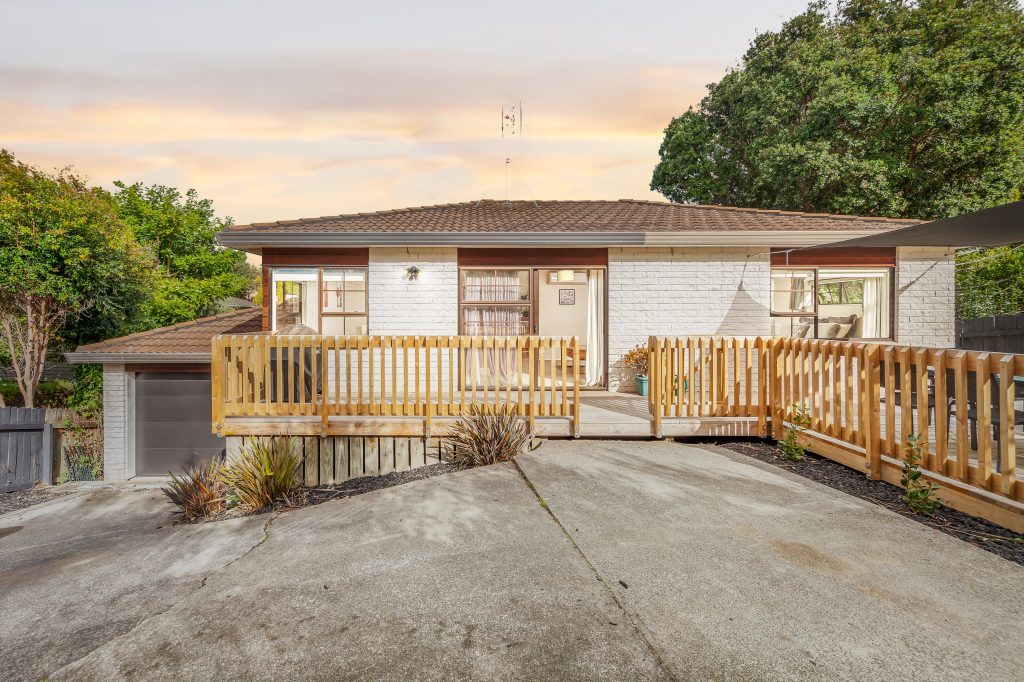 54B Polkinghorne Drive, Manly Auckland - Sharon Maxwell